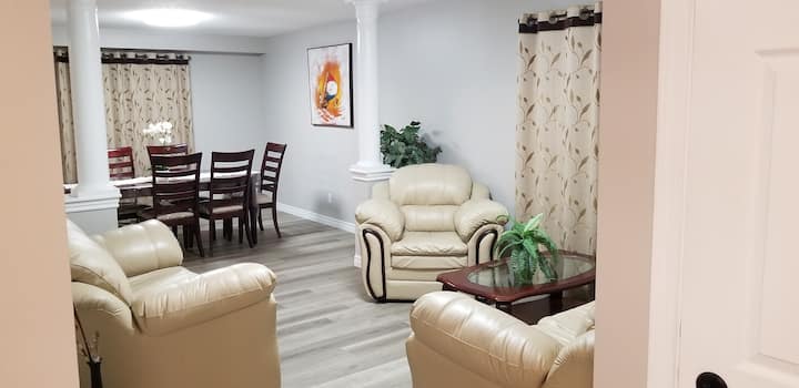 Luxury Detached 4 Bedroom House - Guelph