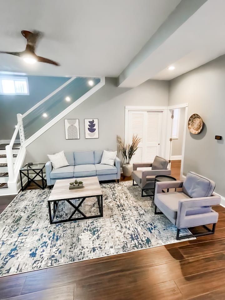 King Beds & Private Back Deck - Close To Downtown! - Indianapolis, IN