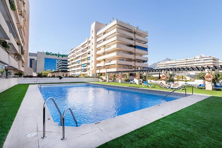 Bhost - Marina Banús - Marbella