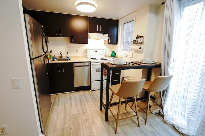 Small But Mighty - High Park/sunnyside Beach Flat - Toronto