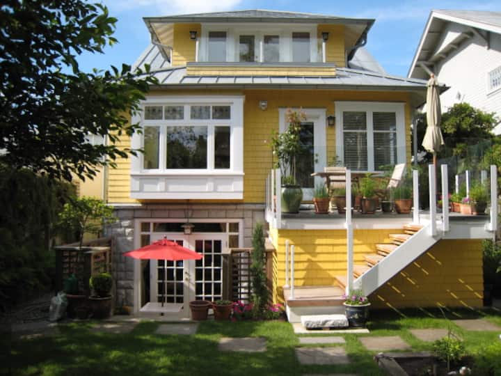 Tulip House By The Sea - Vancouver