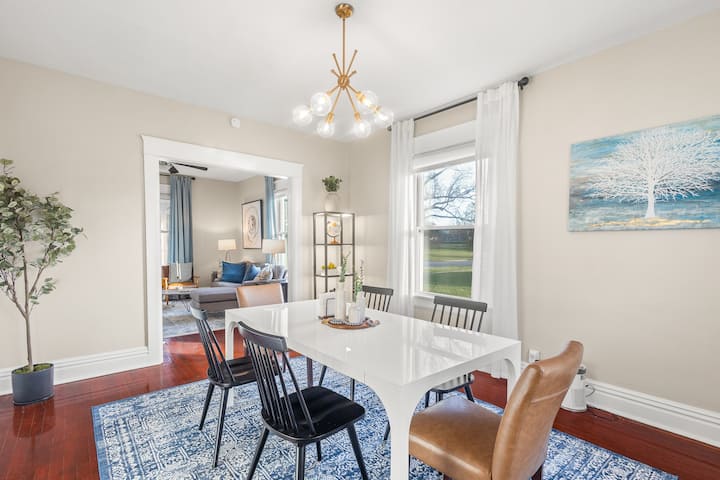 Charming Home Near Memorial Park - Fort Wayne, IN