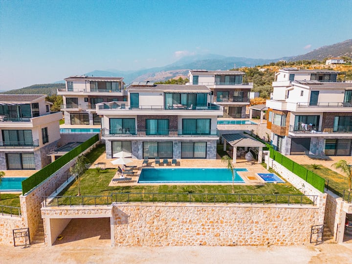 Kaş Kalkan'da Saunalı Jakuzili 10 Kişilik Villa - Kaş