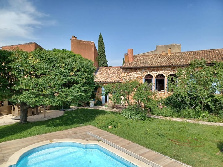 Maison De Charme Avec Vue Fantastique Et Piscine - Roussillon