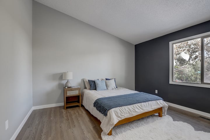 Spacious Master W/ Bath Thornton - Denver