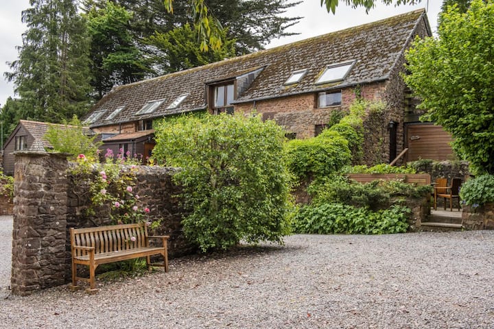 Cleeve At Duddings - Sleeps 2, Indoor Pool Etc - Minehead
