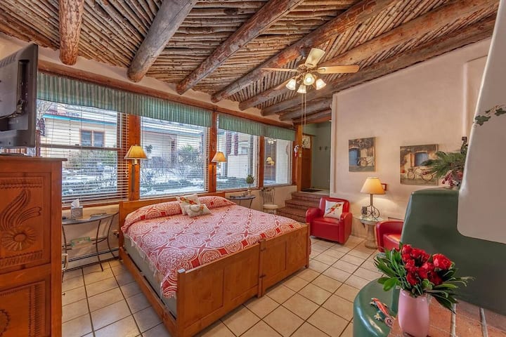 Gecko's Garden - Taos, NM