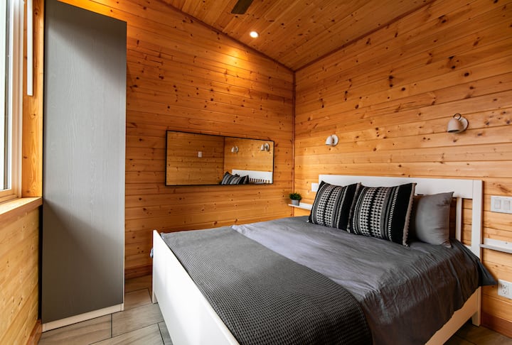 Tinyhouse-cabin W/ Sauna & Jacuzzi - Vancouver Island