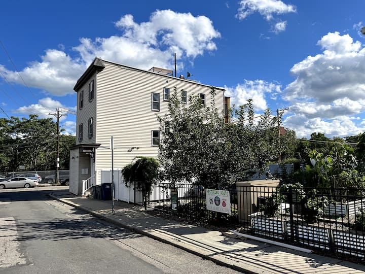 3 Bedroom Ideal Location - Boston, MA