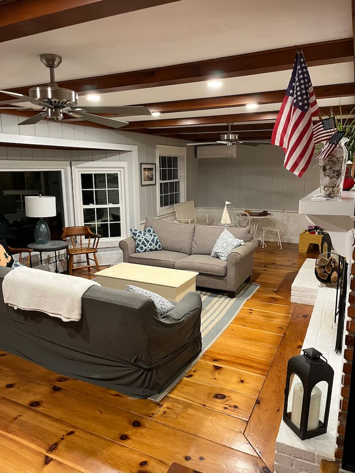 Kennebunk Beach Retreat - Kennebunk, ME