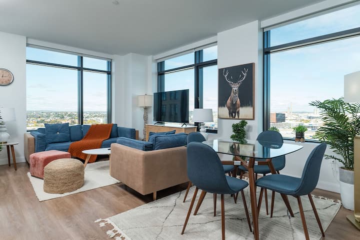 City Skyline W King Bed, Pool Gym Wi-fi & Parking - Boston, MA
