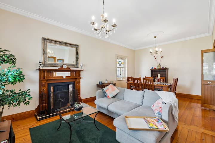 Spacious Home Near Glenelg - Adelaide