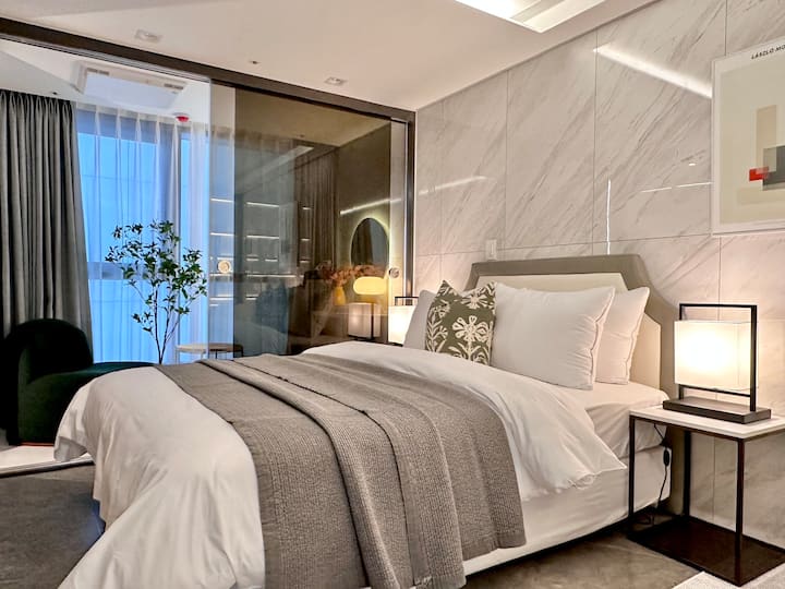 [강남/서초]New신축풀옵션#예술의전당#고속터미널#공항버스#남부터미널 - Seoul