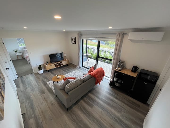 Welcoming And Relaxing. A Homely Feel. - Puhoi