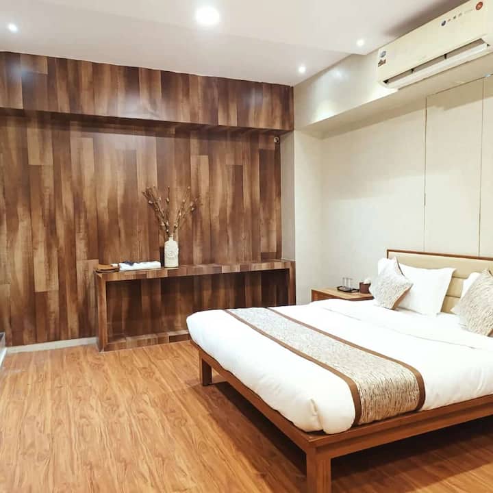 Super Deluxe: Hotel Global,surat - Surat