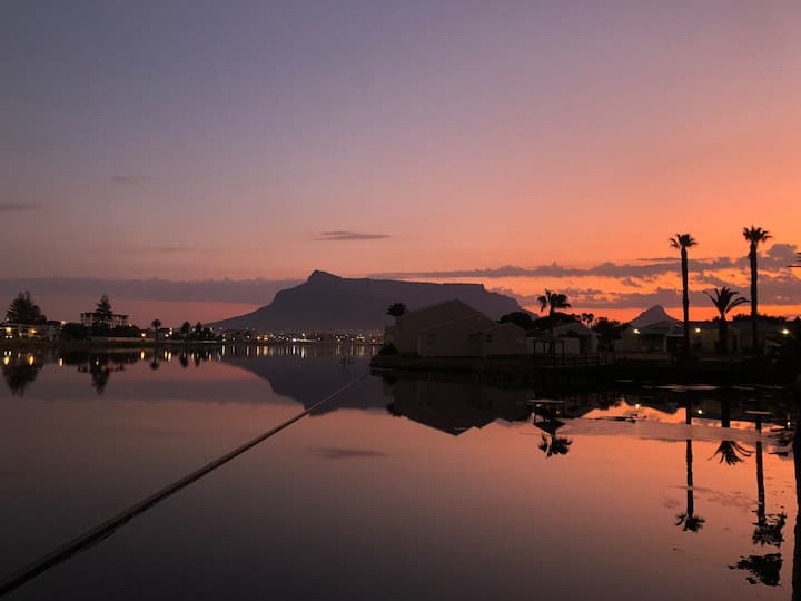 Sunset Island Hideaway -