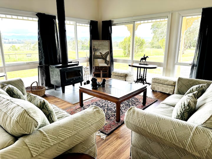 Hillview Farmhouse - Garfield