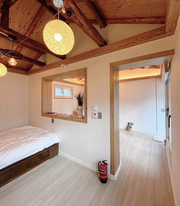 #가족여행 #독채 #단체숙소 #한옥마을 도보10분 - 윤스테이(Yoon Stay) - Jeonju-si