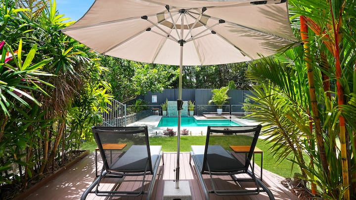S C A N D I • Spacious Luxury With Heated Pool - Clifton Beach