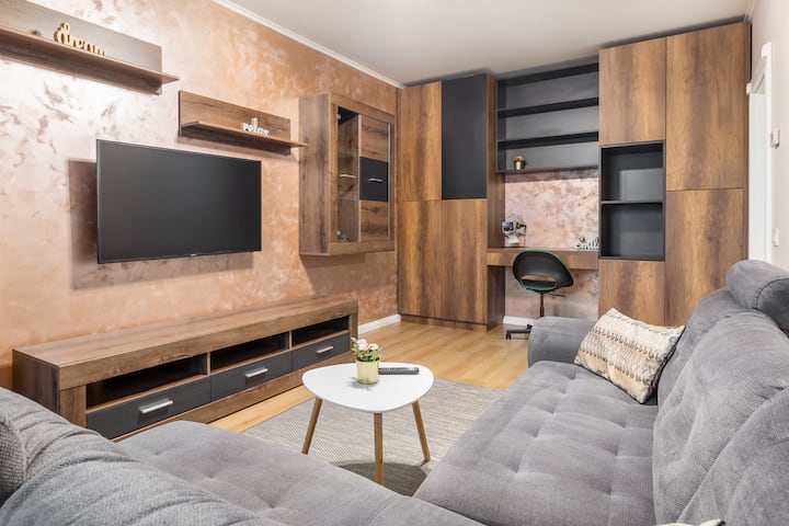 Quebec Flat - Oradea