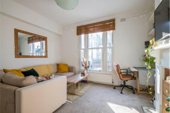 Appartement Confortable à 20 Min Du Centre Ville - Londen