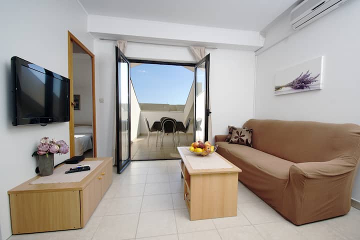 Charming And Modern Apartmen For 5 - Hvar