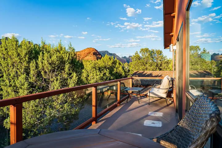 Sanborn Sanctuary - Hot Tub & Great Location - Sedona, AZ