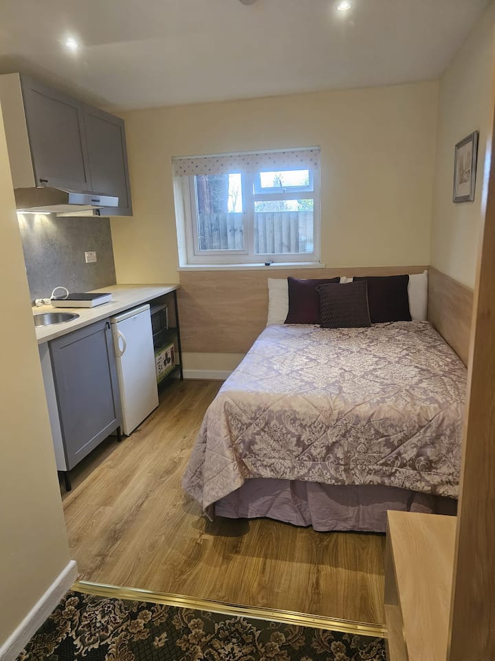 Studio Room With Kitchenette And Private Bathroom - Reading