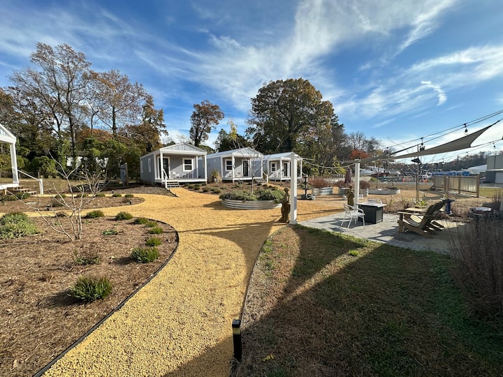 Refuel, Cottage #6 - Kilmarnock, VA