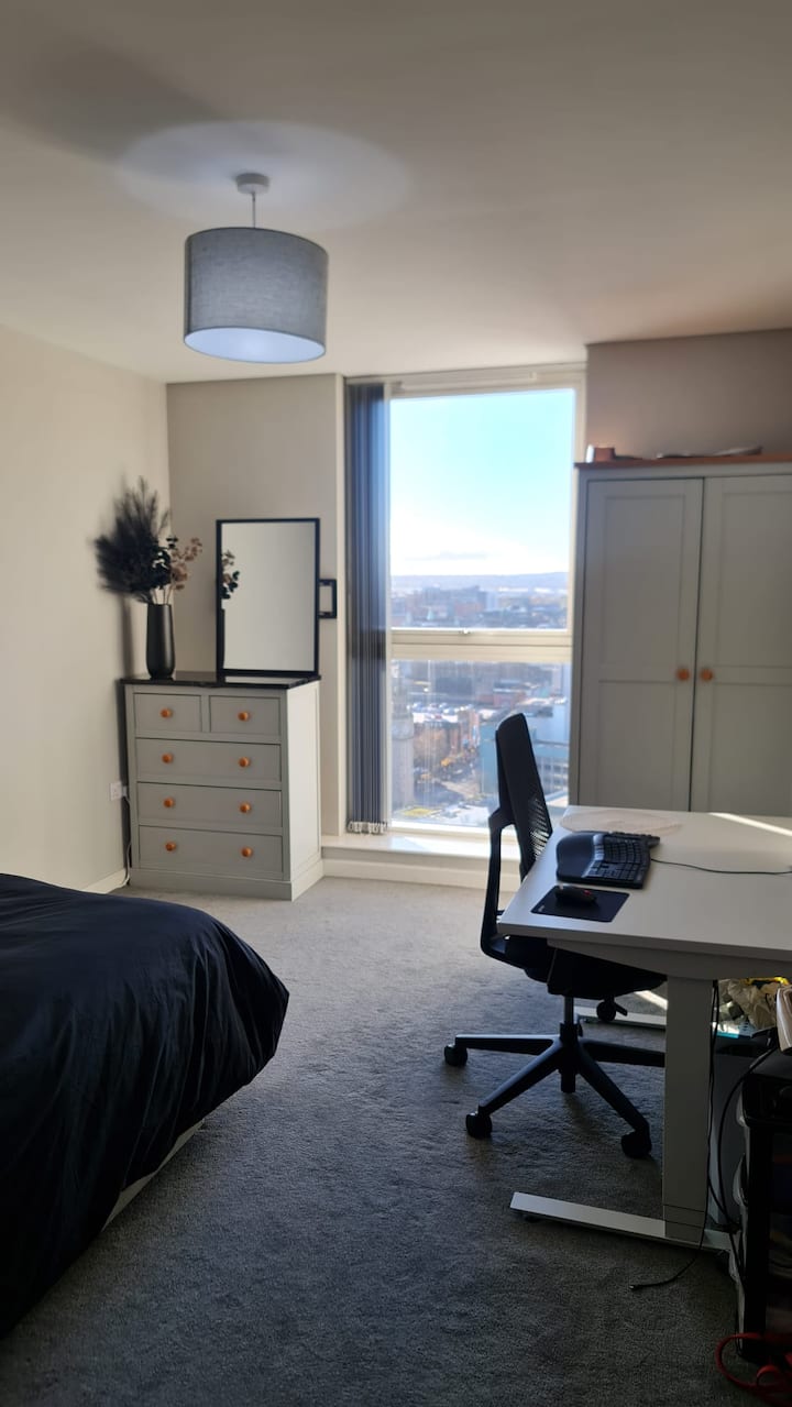 City Center Double Room With Panoramic Views - Belfast
