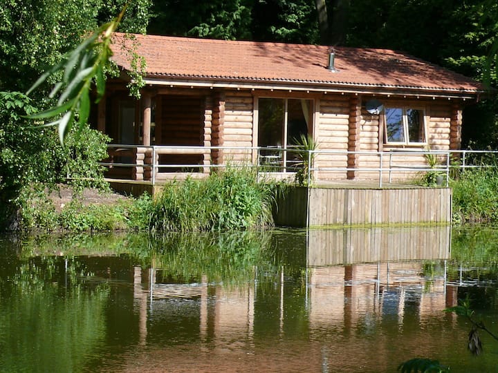 Brown Owl Log Cabin - Pocklington