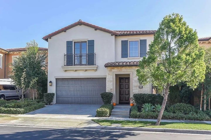 Single Family Home In Irvine - Irvine, CA