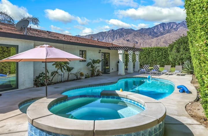 Palm Springs Home Away From Home - Palm Springs, CA