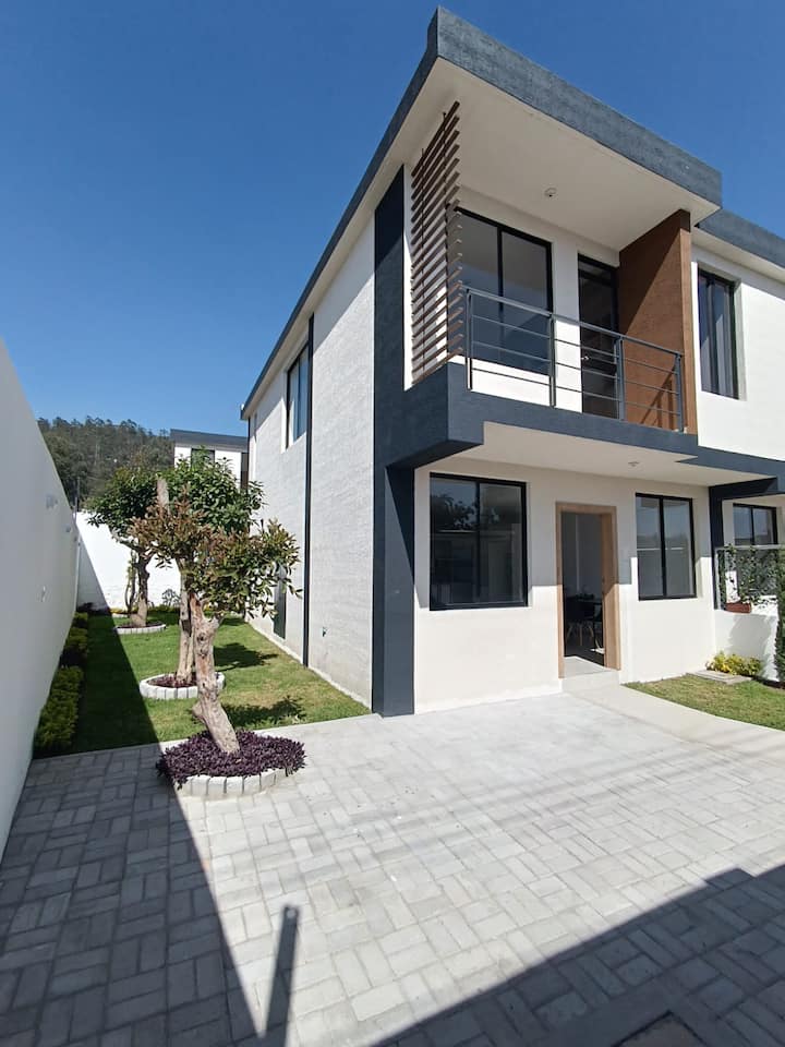 Maison Excellent Emplacement (Llano Chico) - Quito