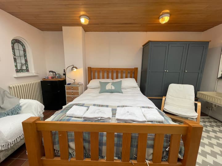 Quirky Star Gazing Atrium Room - Brighton