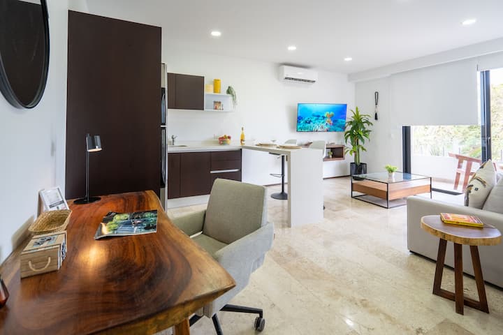 *Location* *Bed King* + Sofa Bed, Pool, Gym, Pkg - Tulum