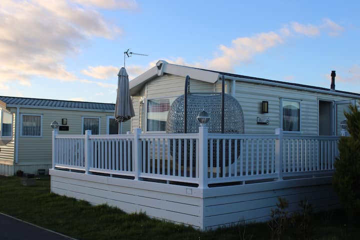 3-bedroom Cosy Beachfront Getaway In West  Mersea - West Mersea