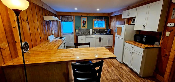 Trails Edge -*Direct Atv & Close To Town* Sleeps 8 - Greenville, ME