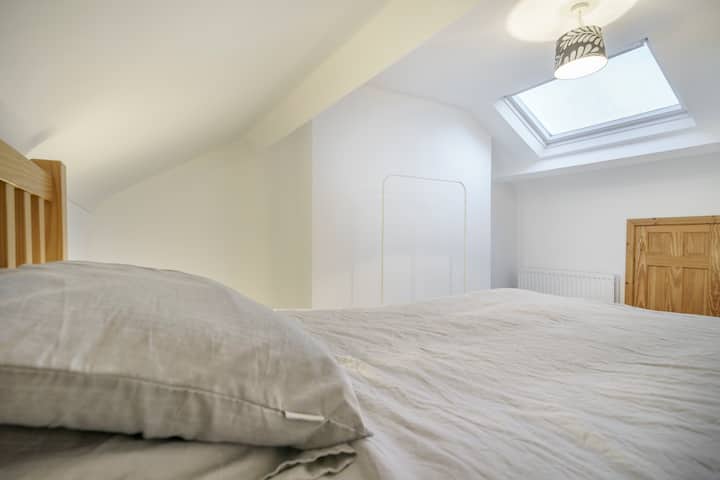 Lovely 2 Bedroom House Close To City Centre - Belfast