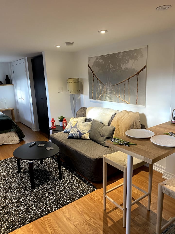 Cozy, Sunny, Forest Suite - Guelph