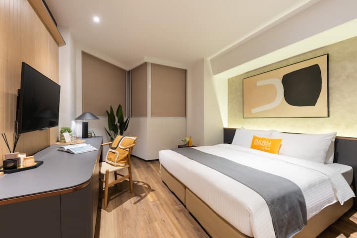 Large 1 King Size Bedroom In Tst - Jordan