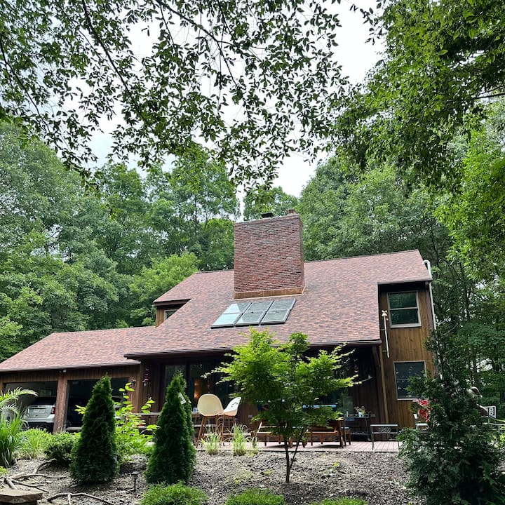 Woodland Retreat W/fireplace - Quiet & Cozy - Lake Quassapaug, CT