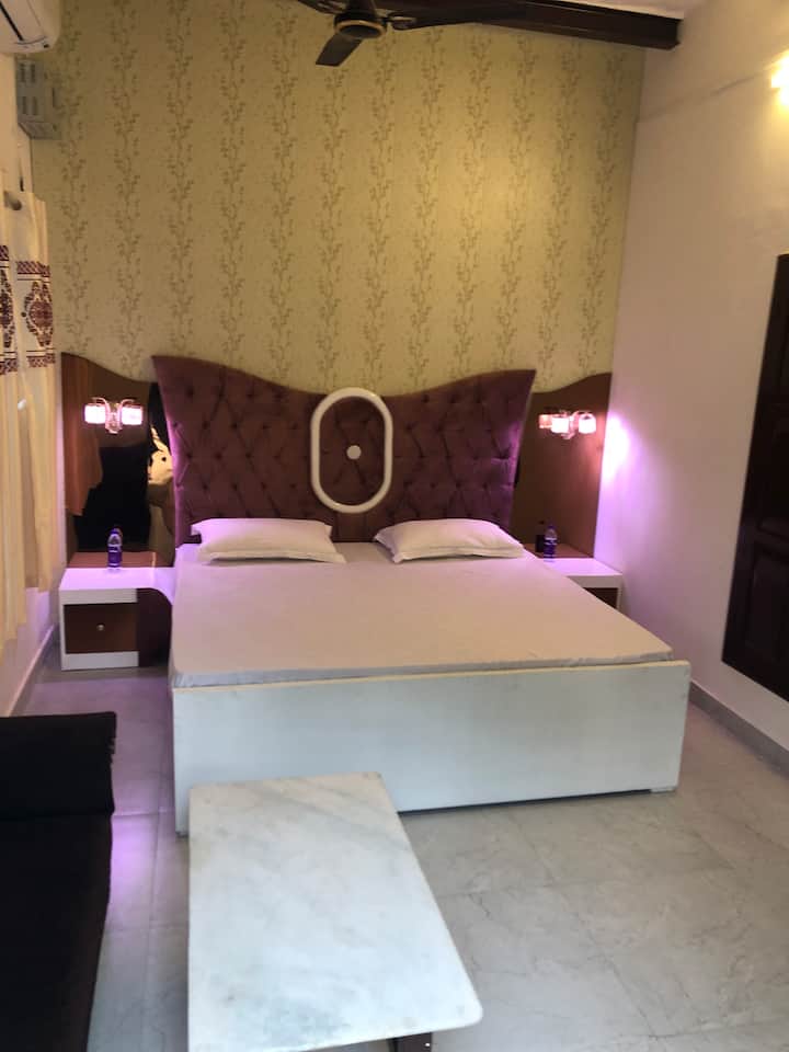 Ram Niwas 7,ambassador Suite.delux - Varanasi