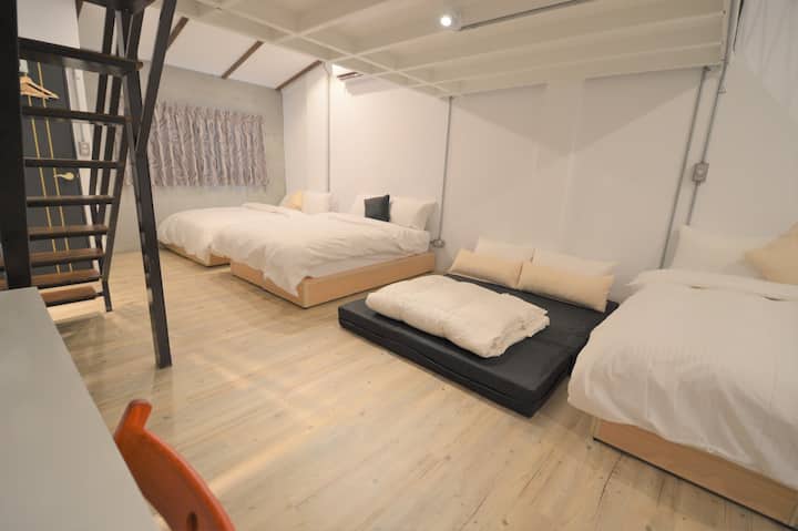 台中逢甲夜市~團體多人房(歡迎16 位以上包棟詢問) ~兩分鐘走到夜市 - 彰化縣