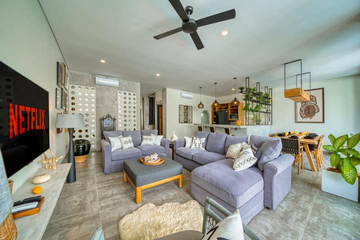 650m To Pererenan Beach! Lux 4bd Villa W/ Rooftop - Canggu