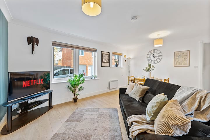 Stunning 2 Bed Apartment In Warwick - Sleeps 6 - Royal Leamington Spa