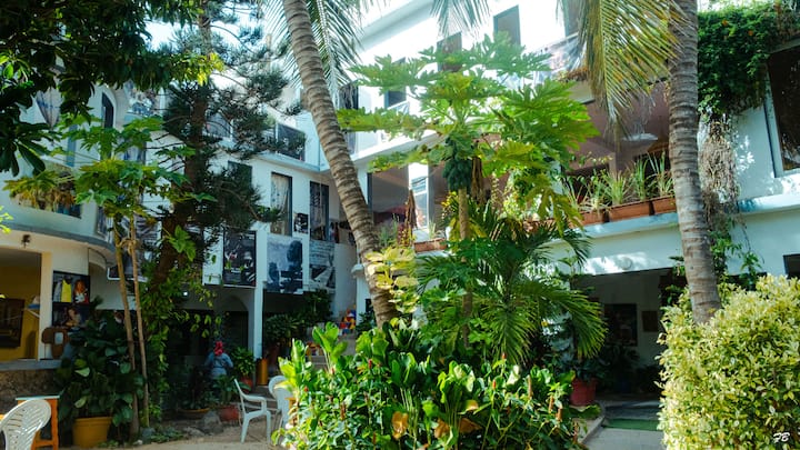 Complexe Yaadikone, Hôtel - Dakar