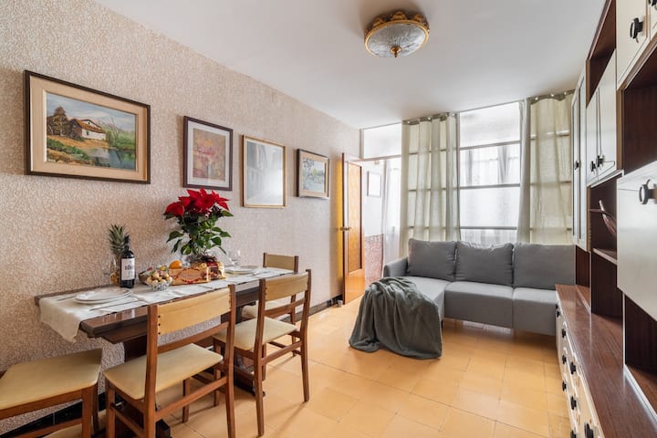 Retro House With A Terrace (B6) - Badalona
