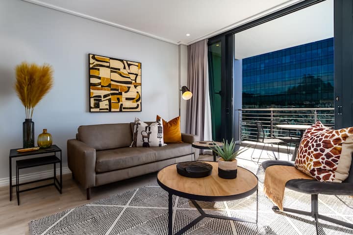 Luxury 2 Bed Corner Apartment - Cape Town