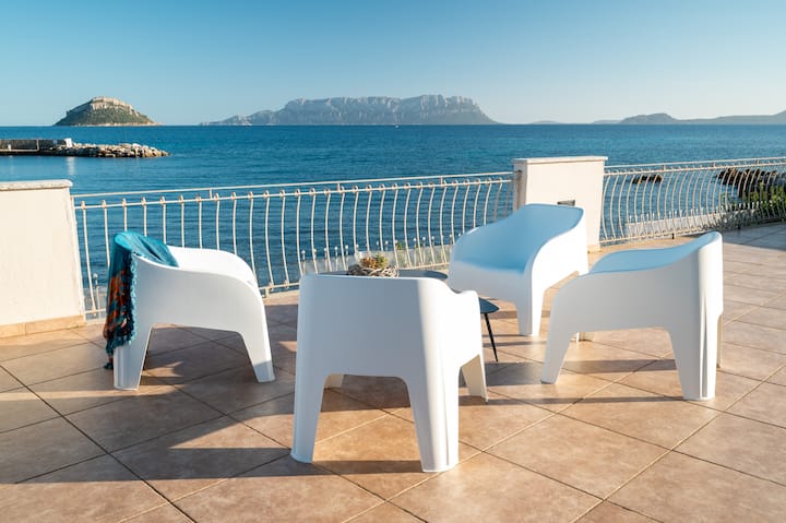 Enchanting Seafront Villa In Baia Caddinas - Golfo Aranci